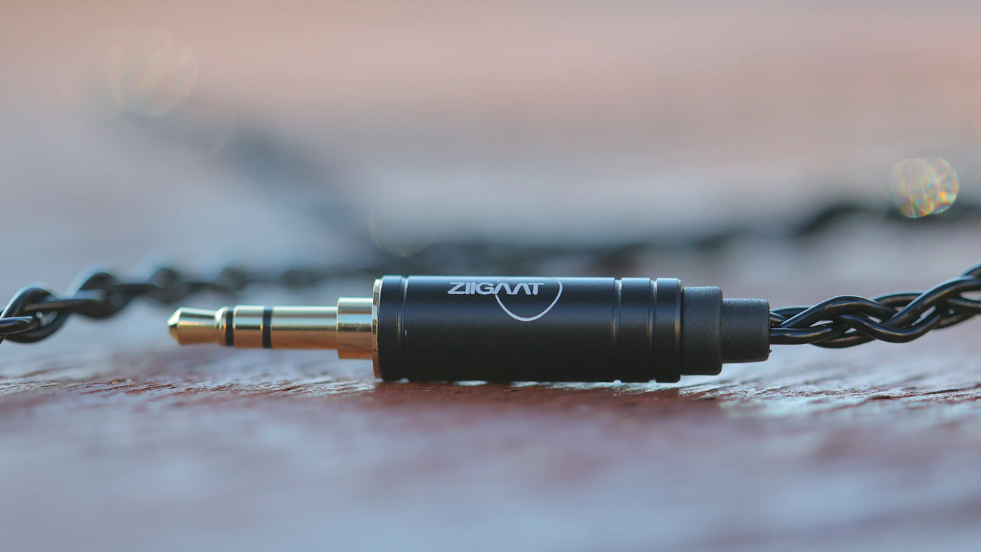 ZiiGaat x Jays Audio Estrella IEMs Review - 6 Driver Hand Of Fate ...